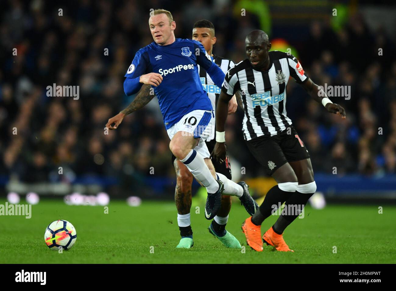 Everton's Wayne Rooney in action Stock Photo - Alamy
