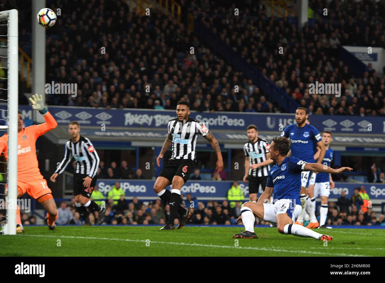 Shot go over goal hi-res stock photography and images - Alamy