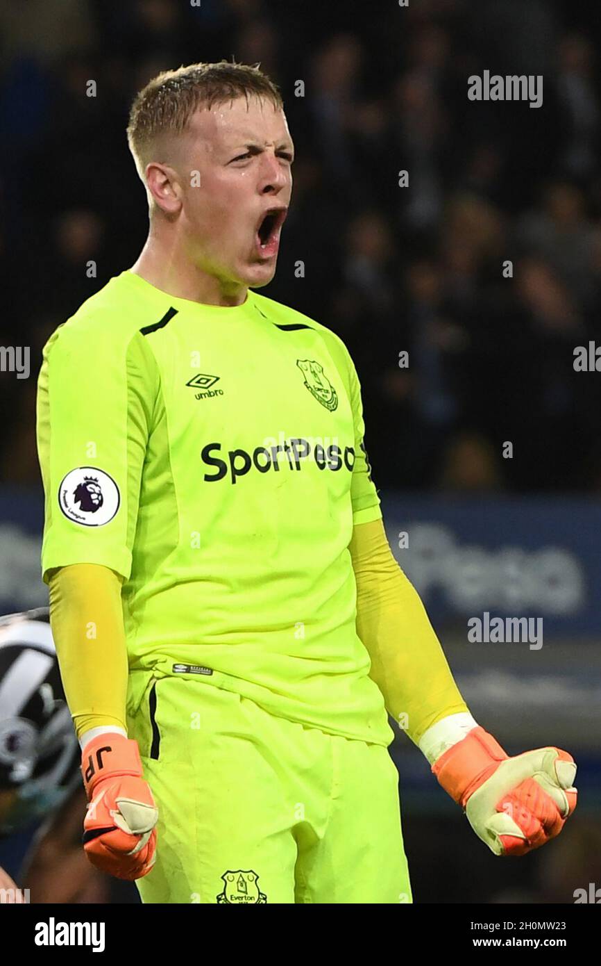 Everton goalkeeper Jordan Pickford celebrates Stock Photo - Alamy