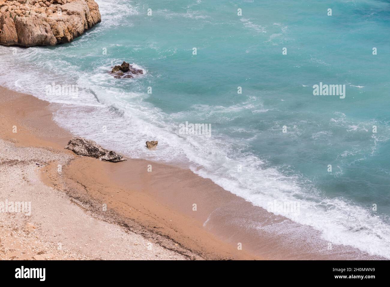 Body of the sea with clean turquoise water Stock Photo - Alamy