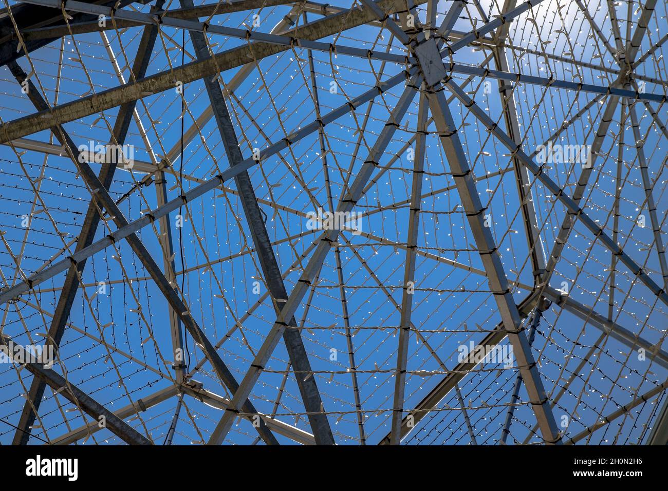 Architecture pattern square geometric hi-res stock photography and ...