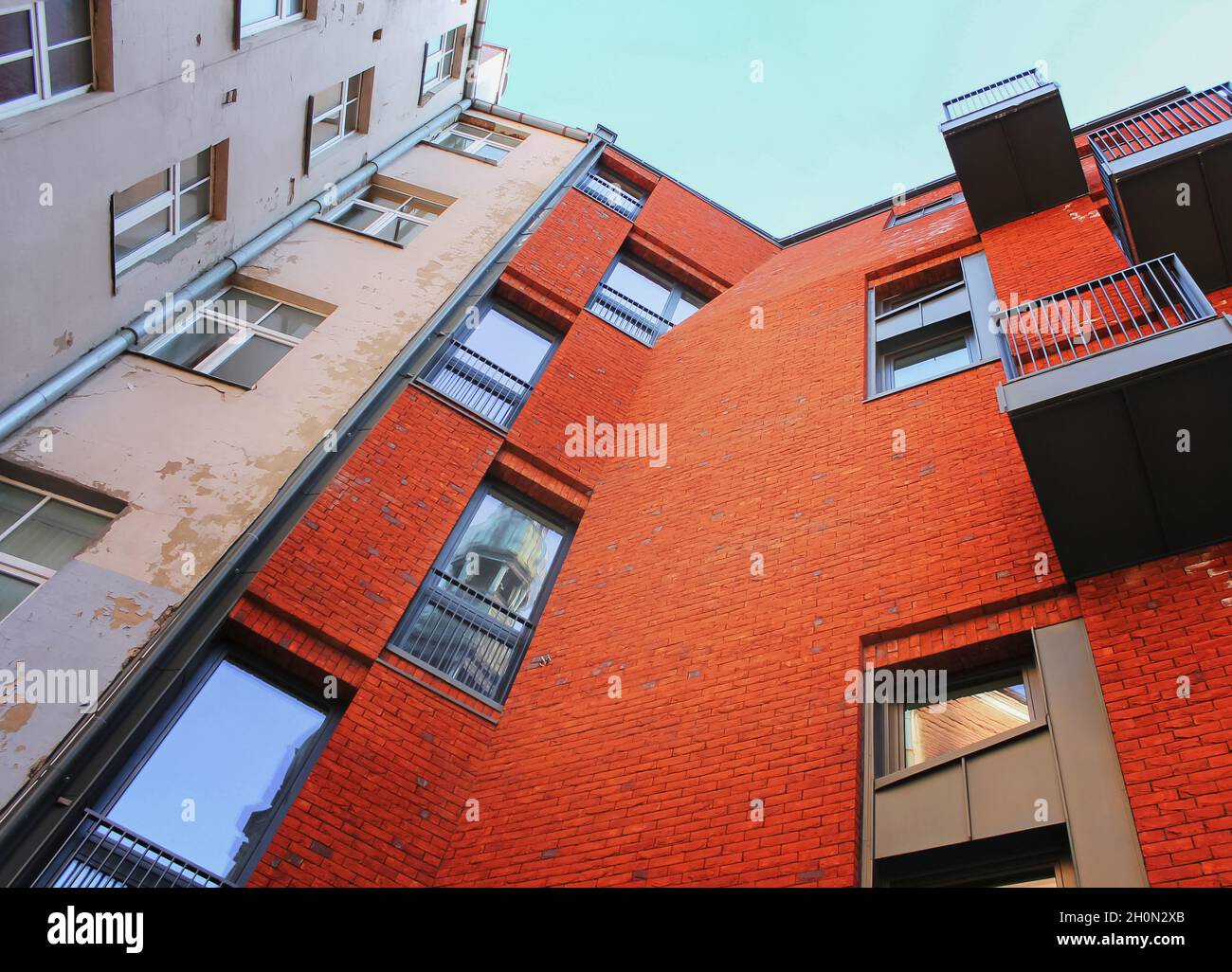 Geometric architecture color hi-res stock photography and images - Alamy