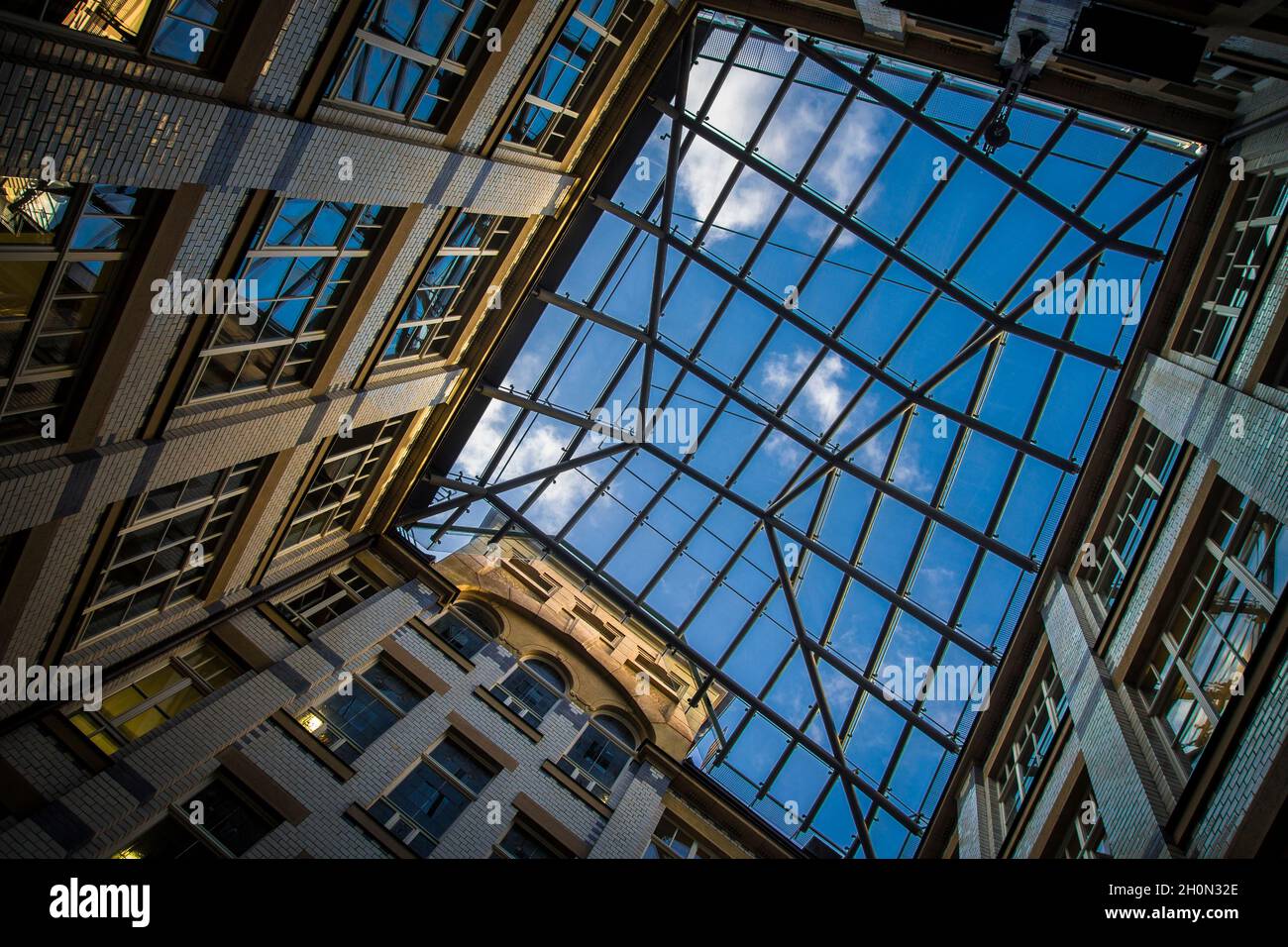 Quadrilateral building hi-res stock photography and images - Alamy