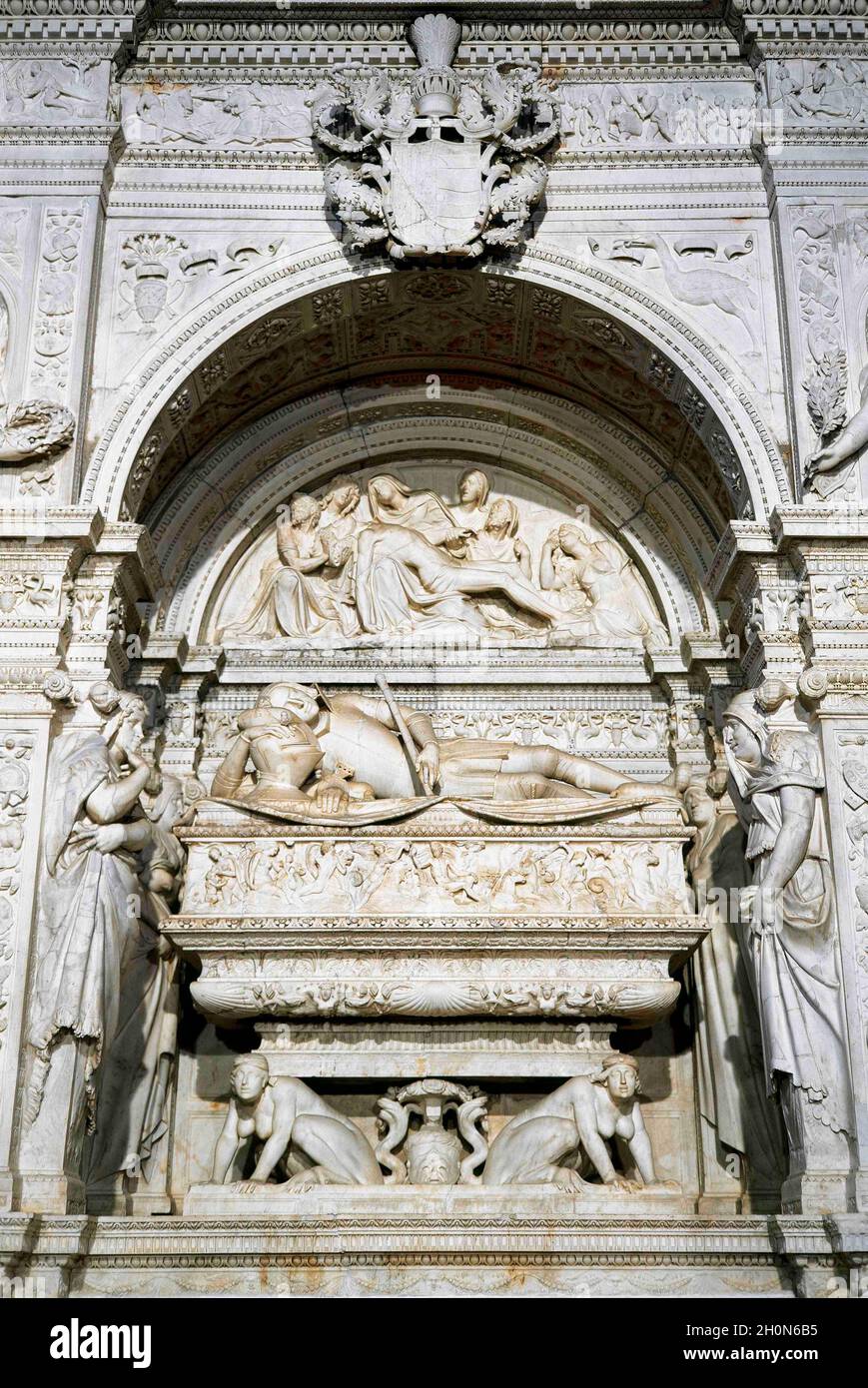 Ferdinand i tomb hi-res stock photography and images - Alamy