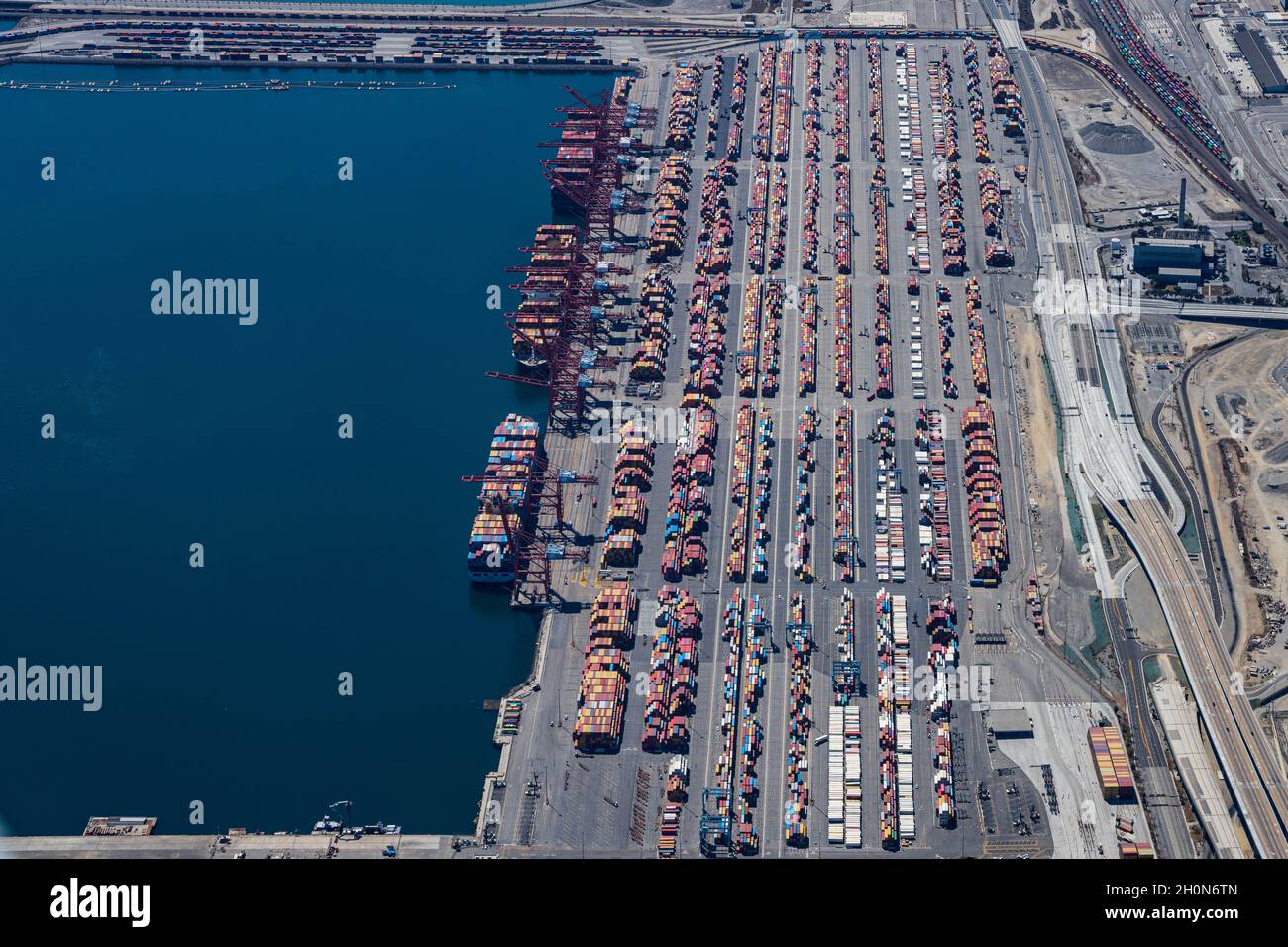 Long beach port congestion hi-res stock photography and images - Alamy