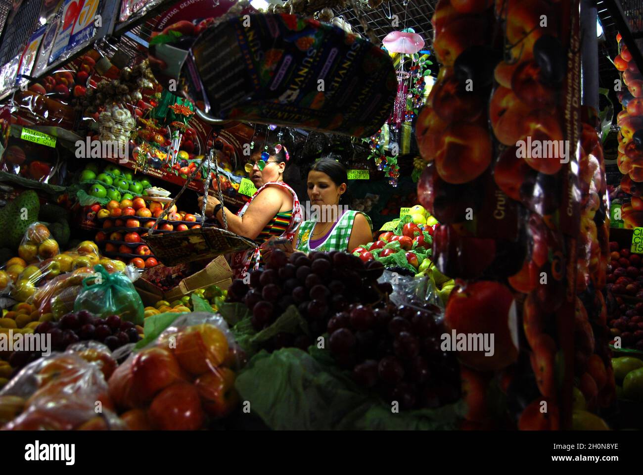 Quinta market hi-res stock photography and images - Alamy