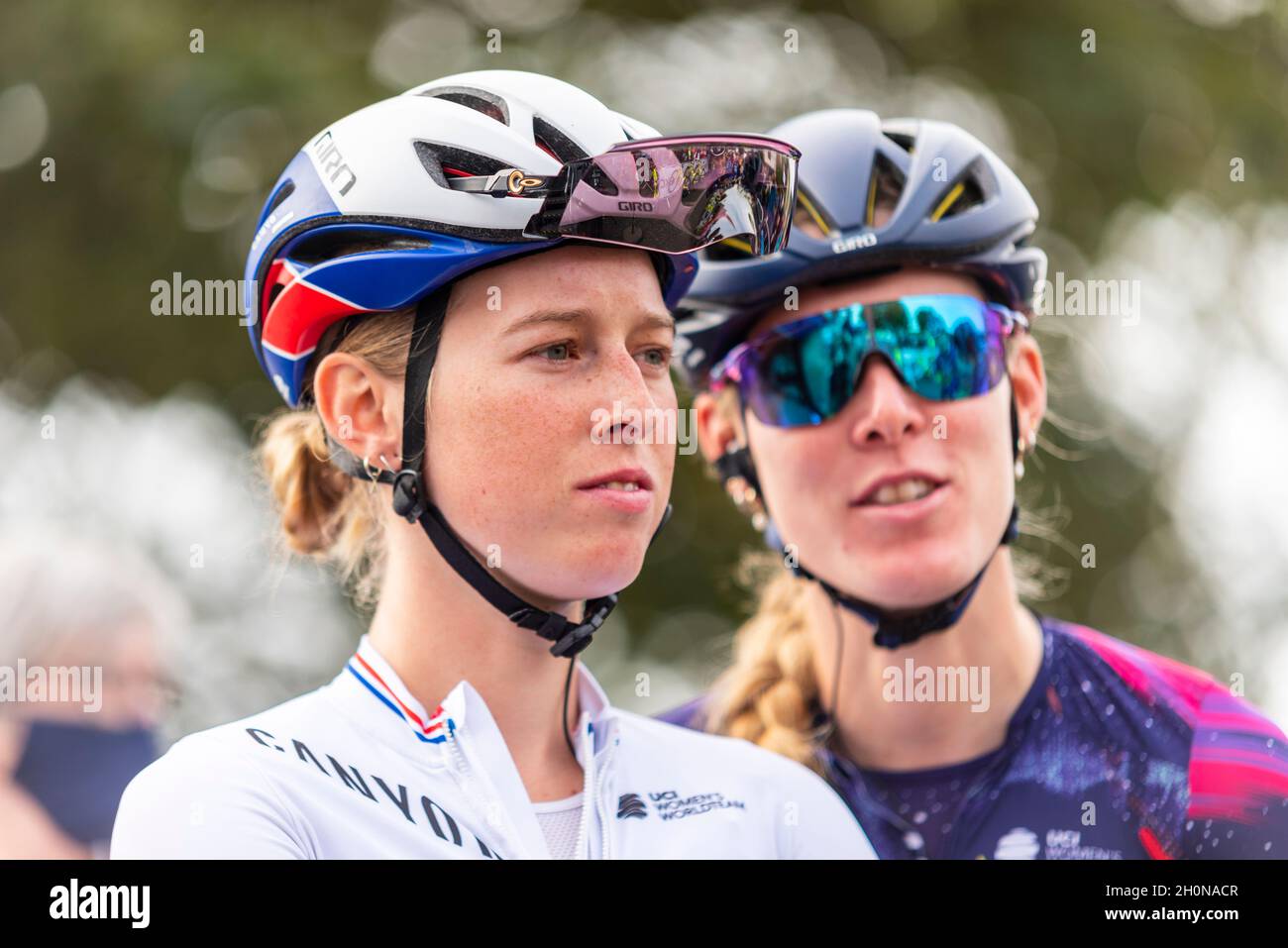 Alice Barnes of Canyon SRAM Racing prior to racing in the AJ Bell Women ...