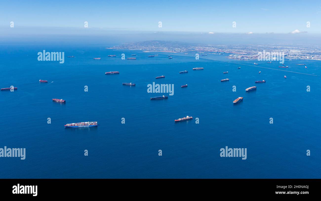 Backlog of cargo ships california hi-res stock photography and images ...