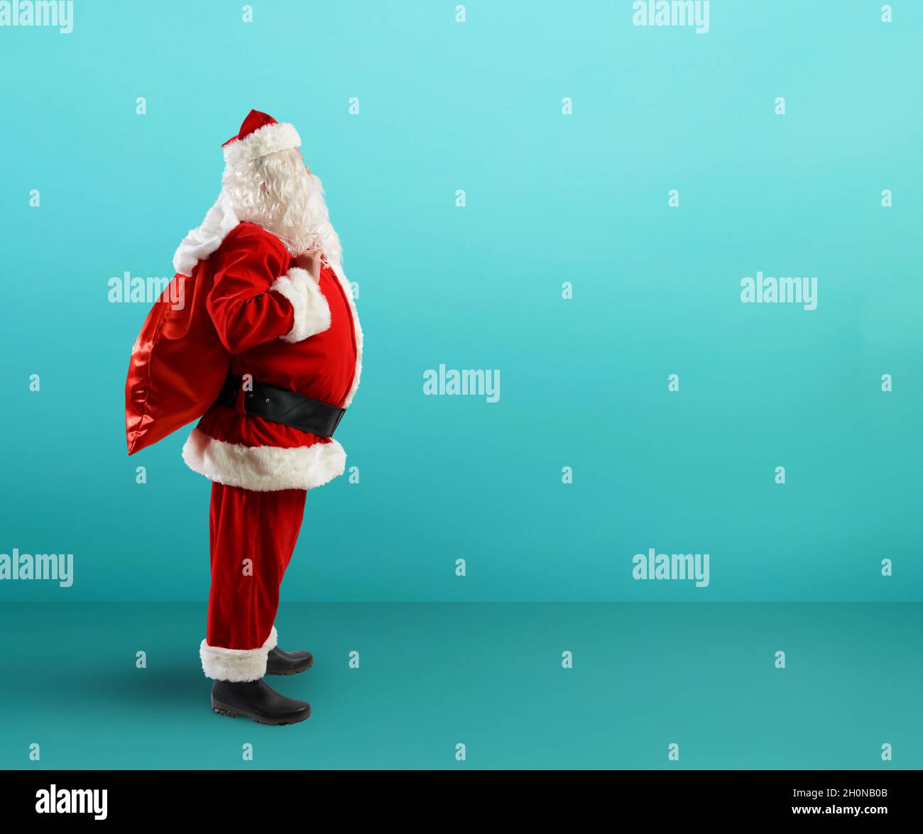 Traditional santa with presents hi-res stock photography and images - Alamy