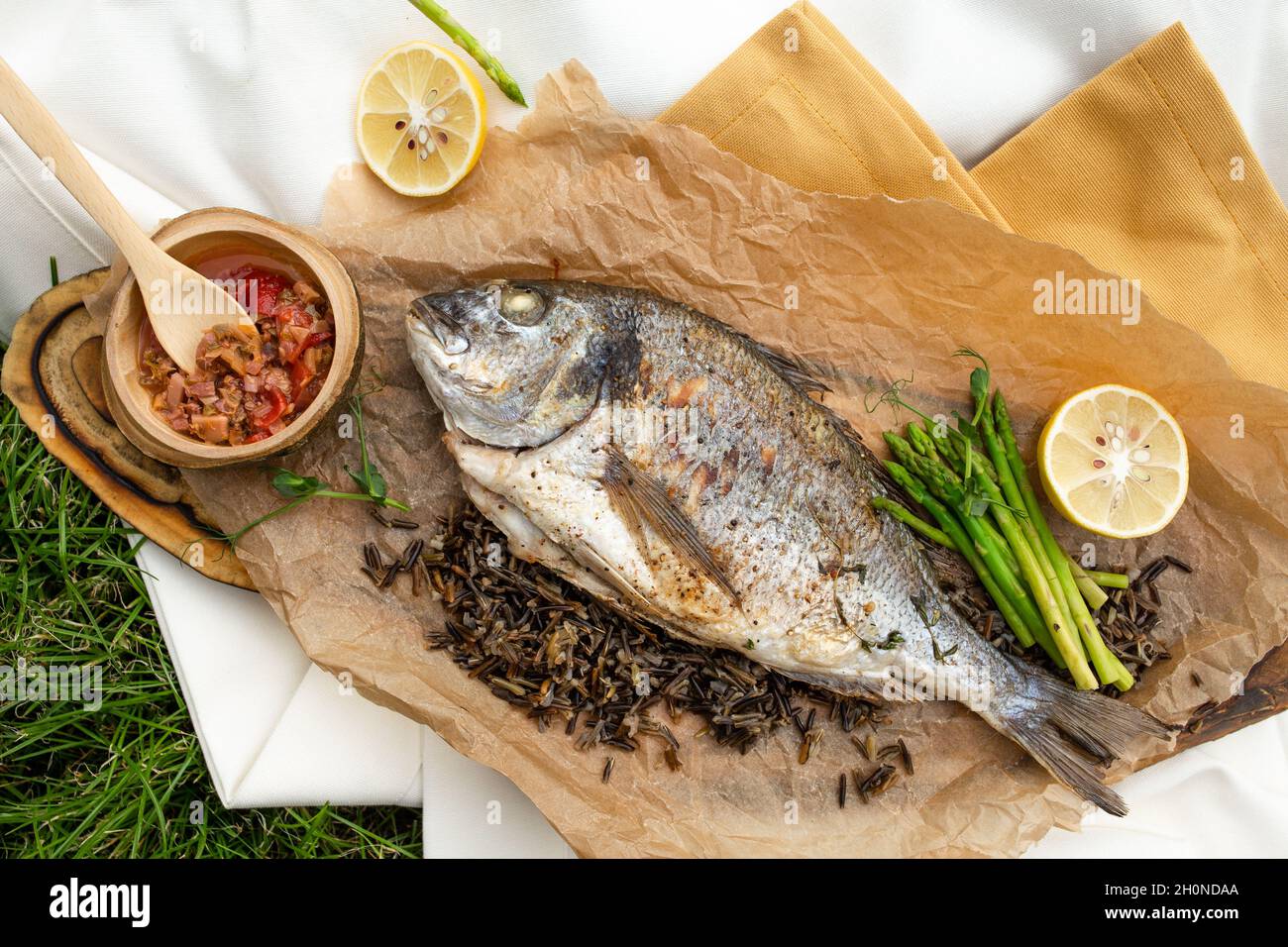 Sauce dorado hi-res stock photography and images - Alamy