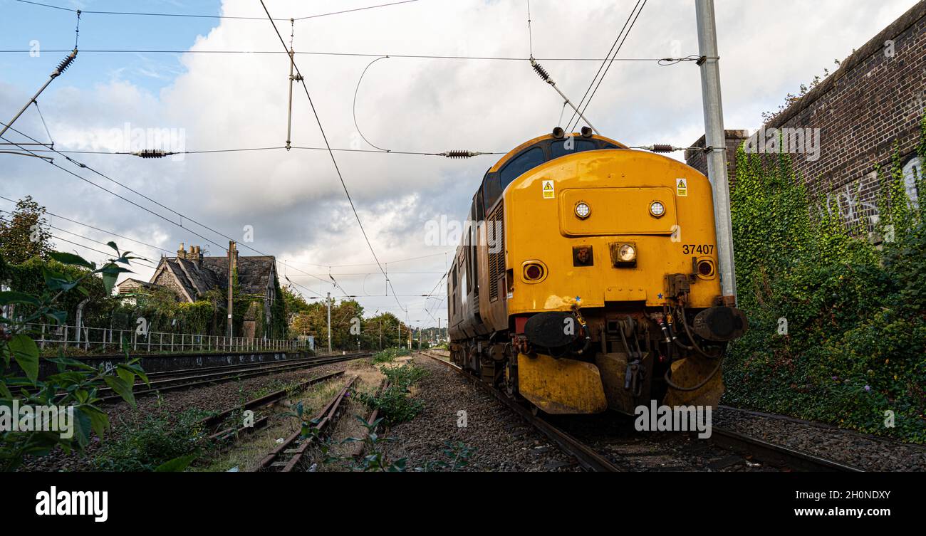 Class 37 British railways locomotive Stock Photo - Alamy