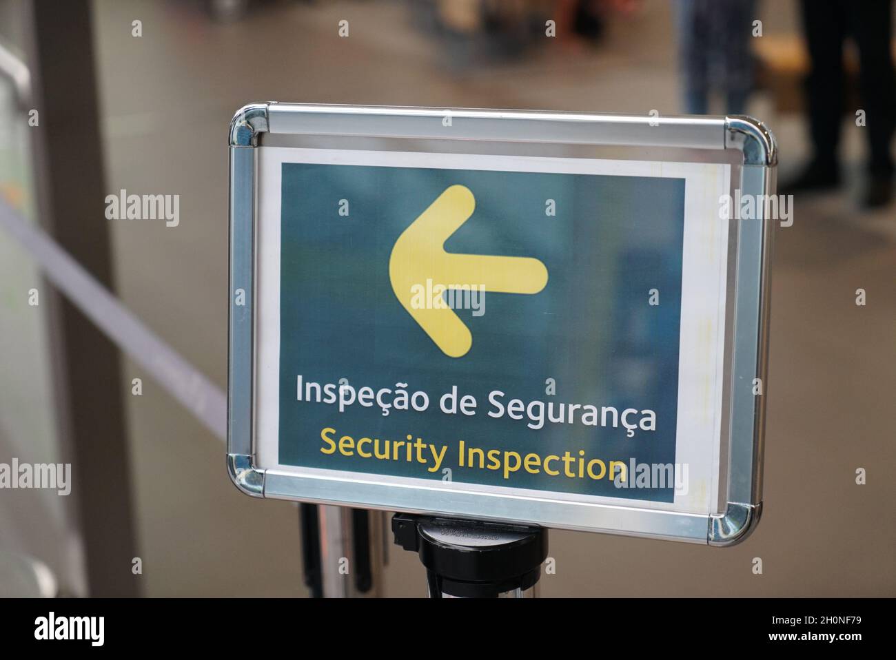 Crowd monitoring hi-res stock photography and images - Alamy