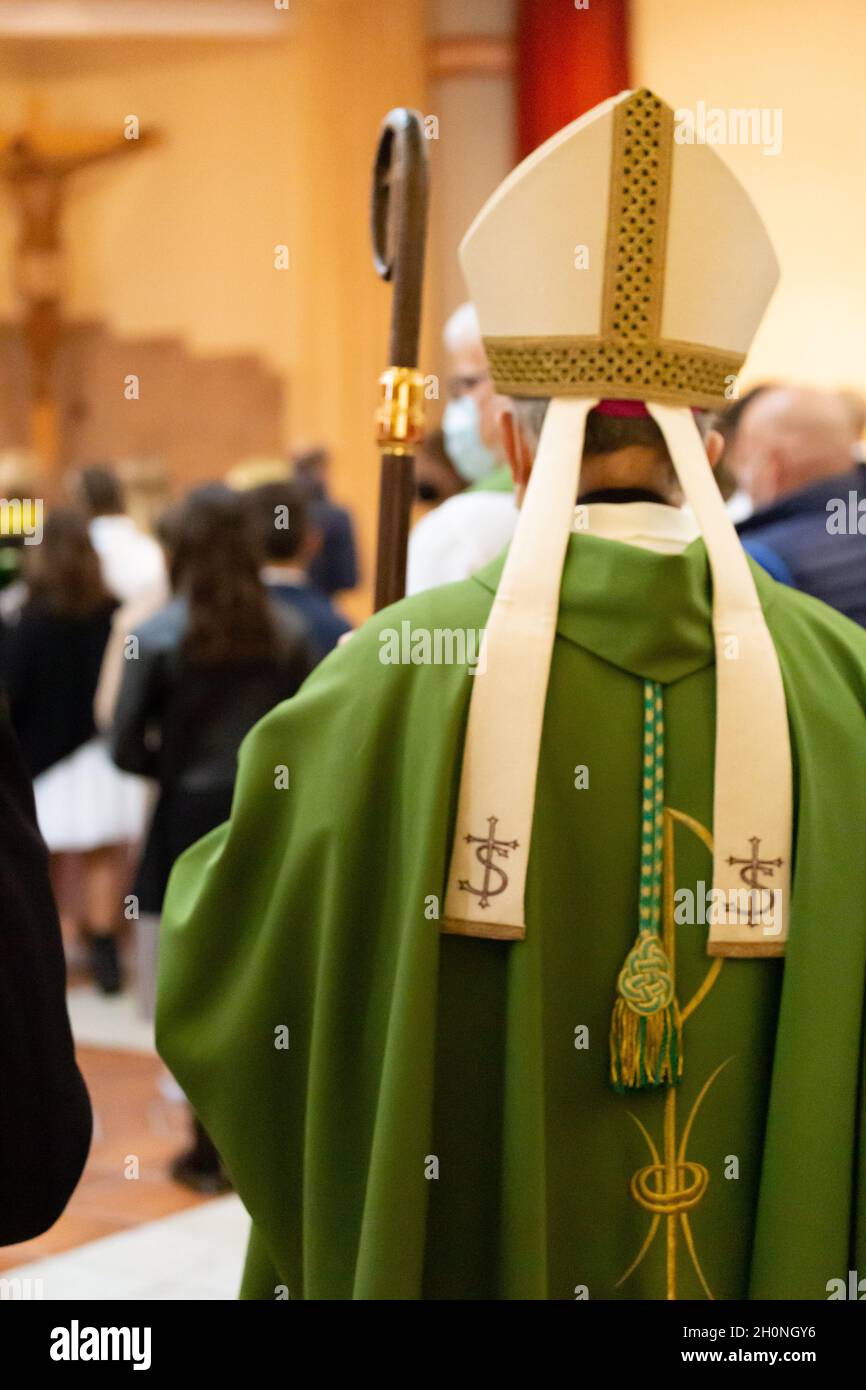 Confirmation catholic illustration hi-res stock photography and images ...