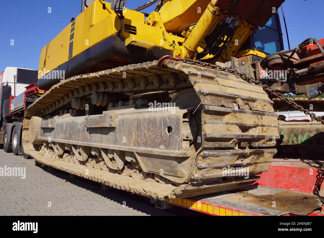 Truck with trailer bulldozer hi-res stock photography and images - Alamy