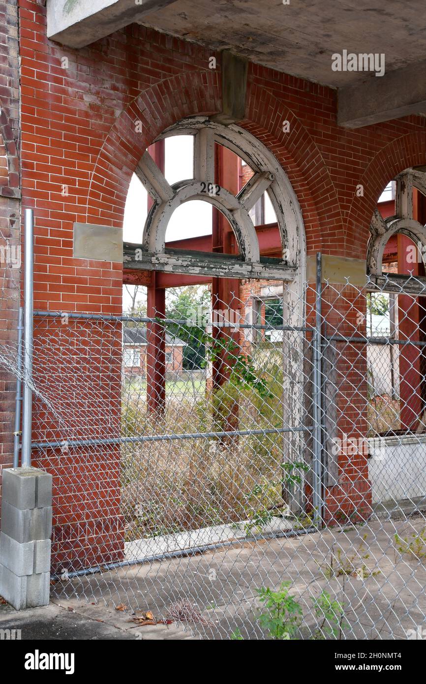 Brick red old buildings hi-res stock photography and images - Alamy