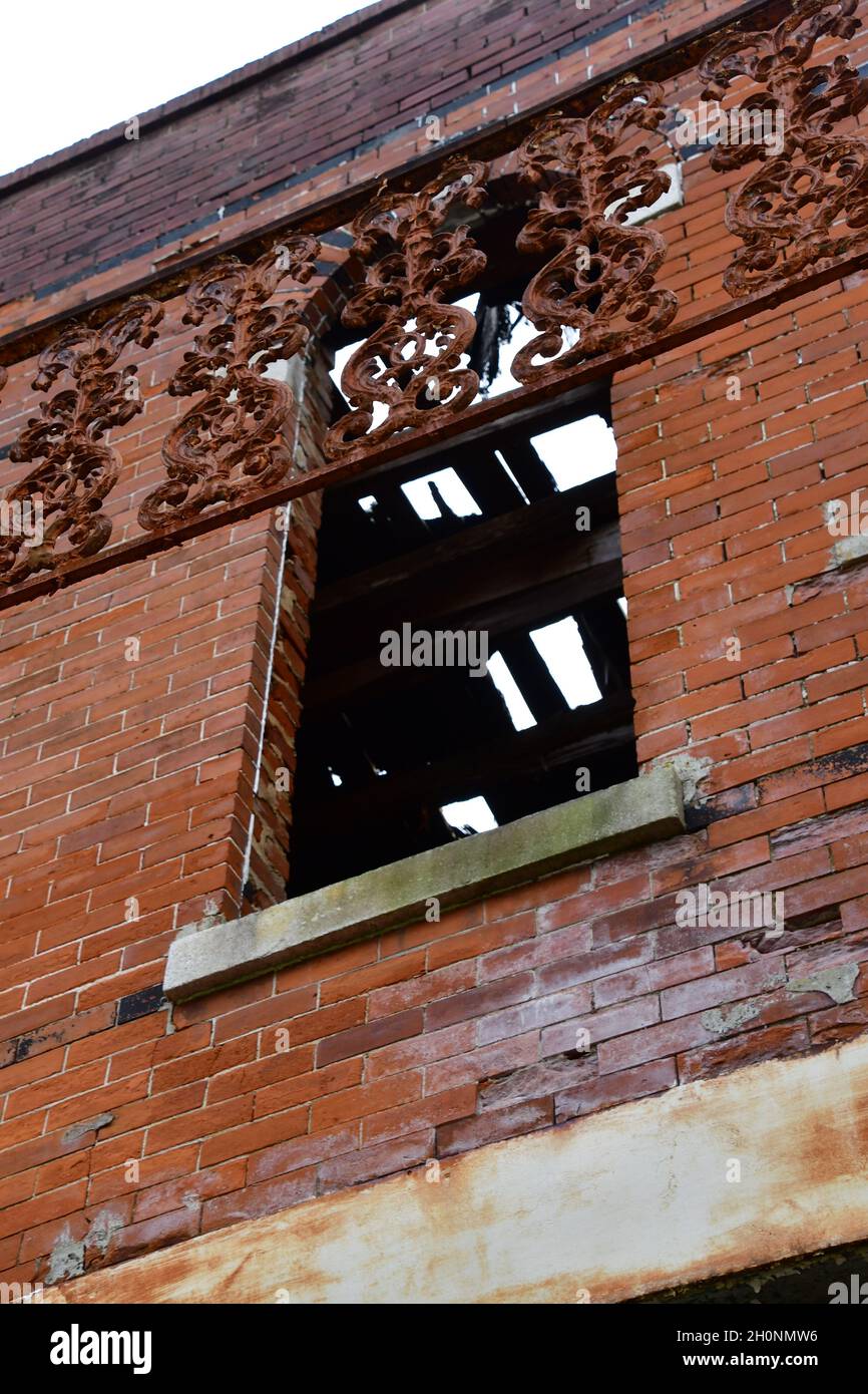 Brick red old buildings hi-res stock photography and images - Alamy