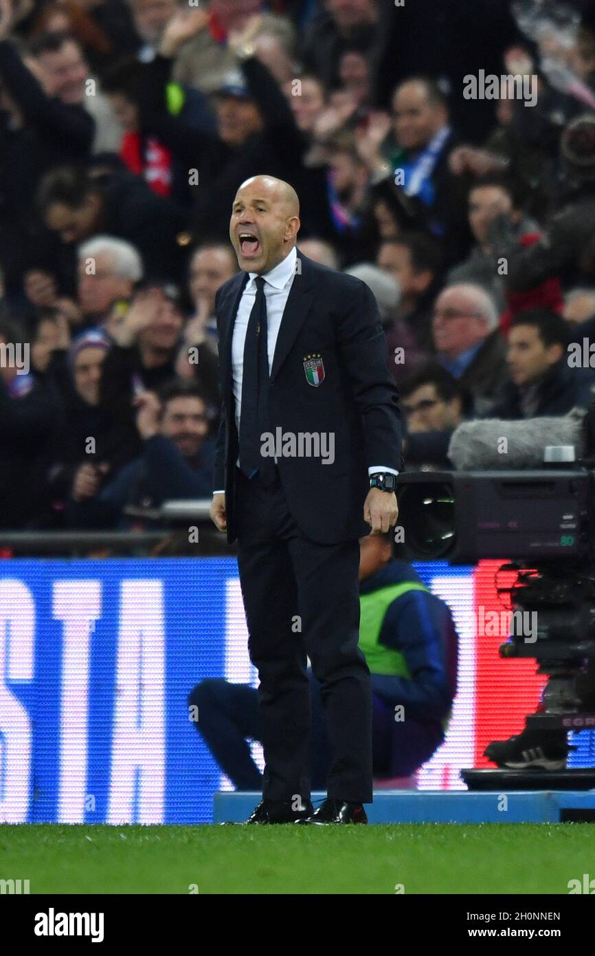 Italy manager Luigi Di Baggio reacts Stock Photo - Alamy