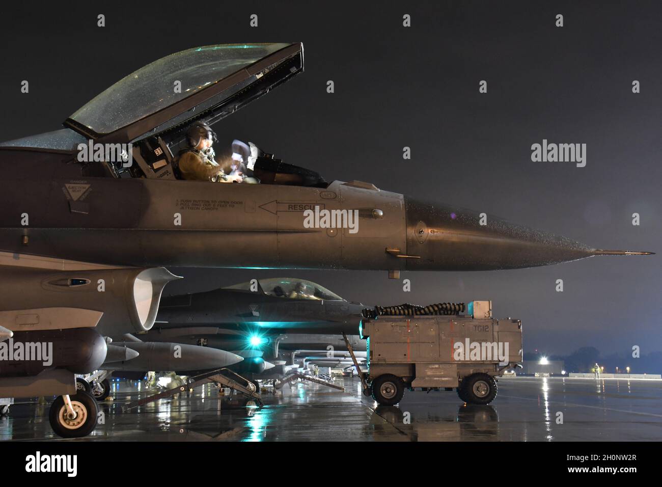 U.S. Air Force pilots and ground personnel assigned to the Wisconsin ...
