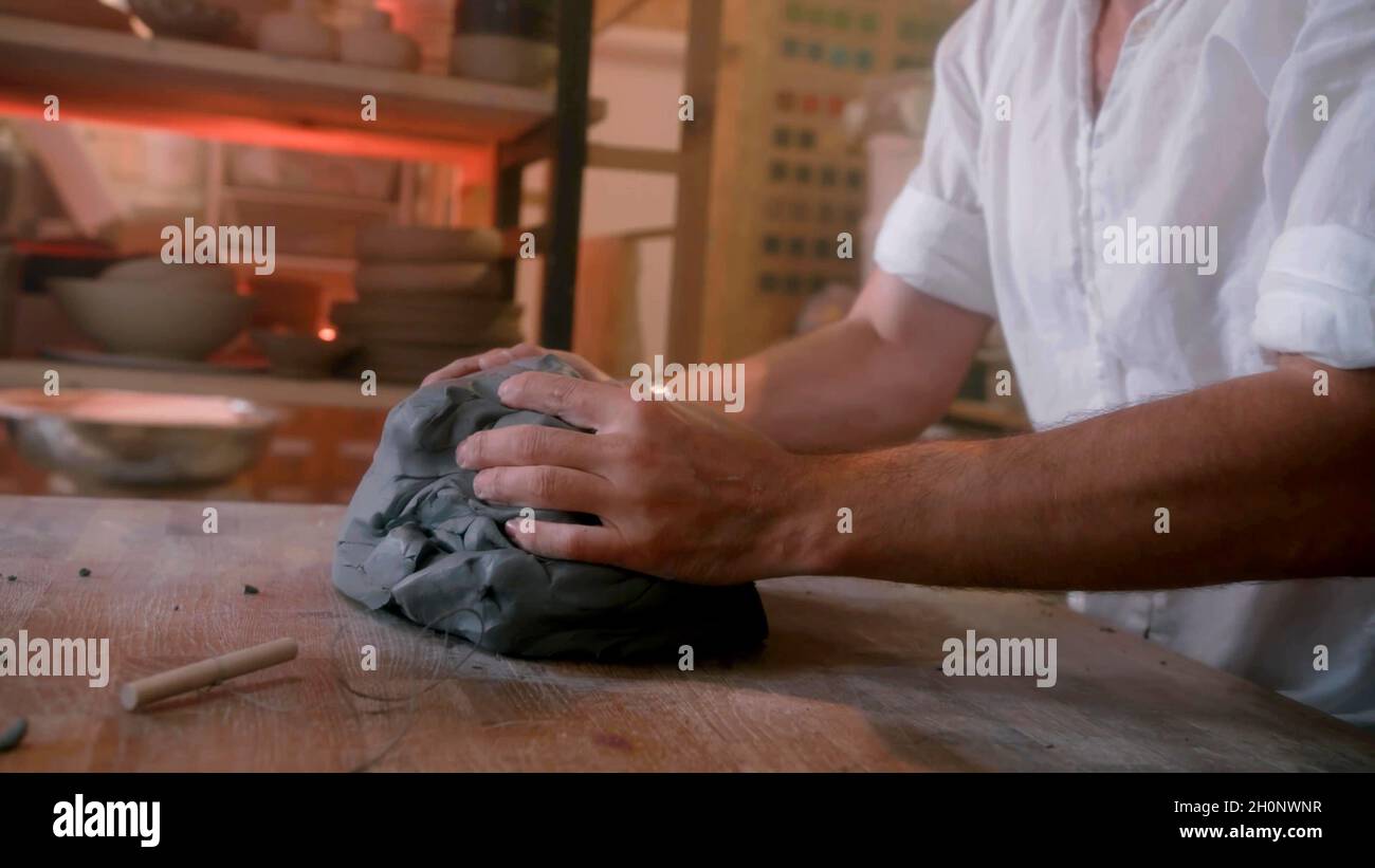 Cartoon pottery jar hi-res stock photography and images - Alamy