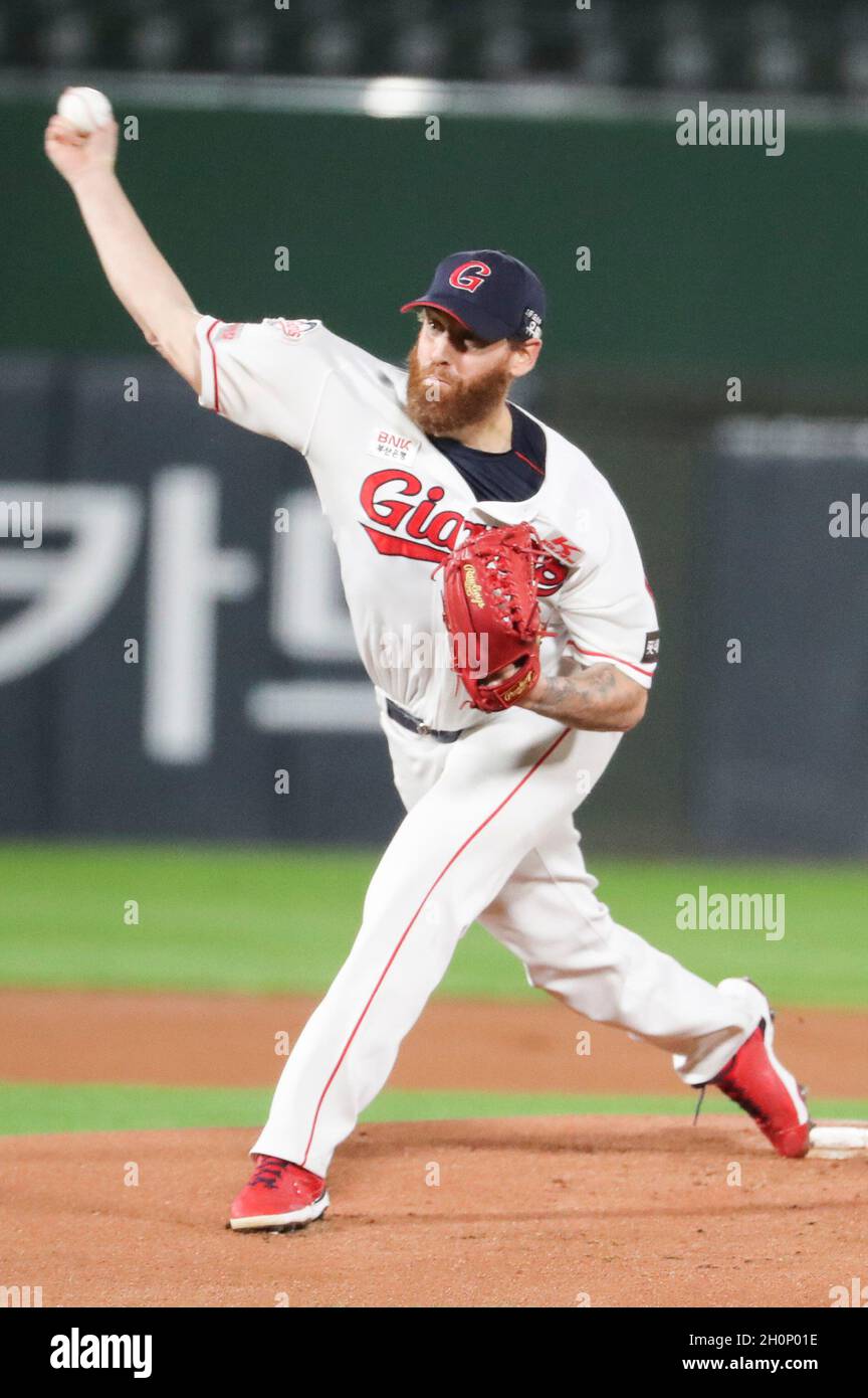 14th Oct, 2021. Lotte Giants' Dan Straily Dan Straily of the Lotte ...