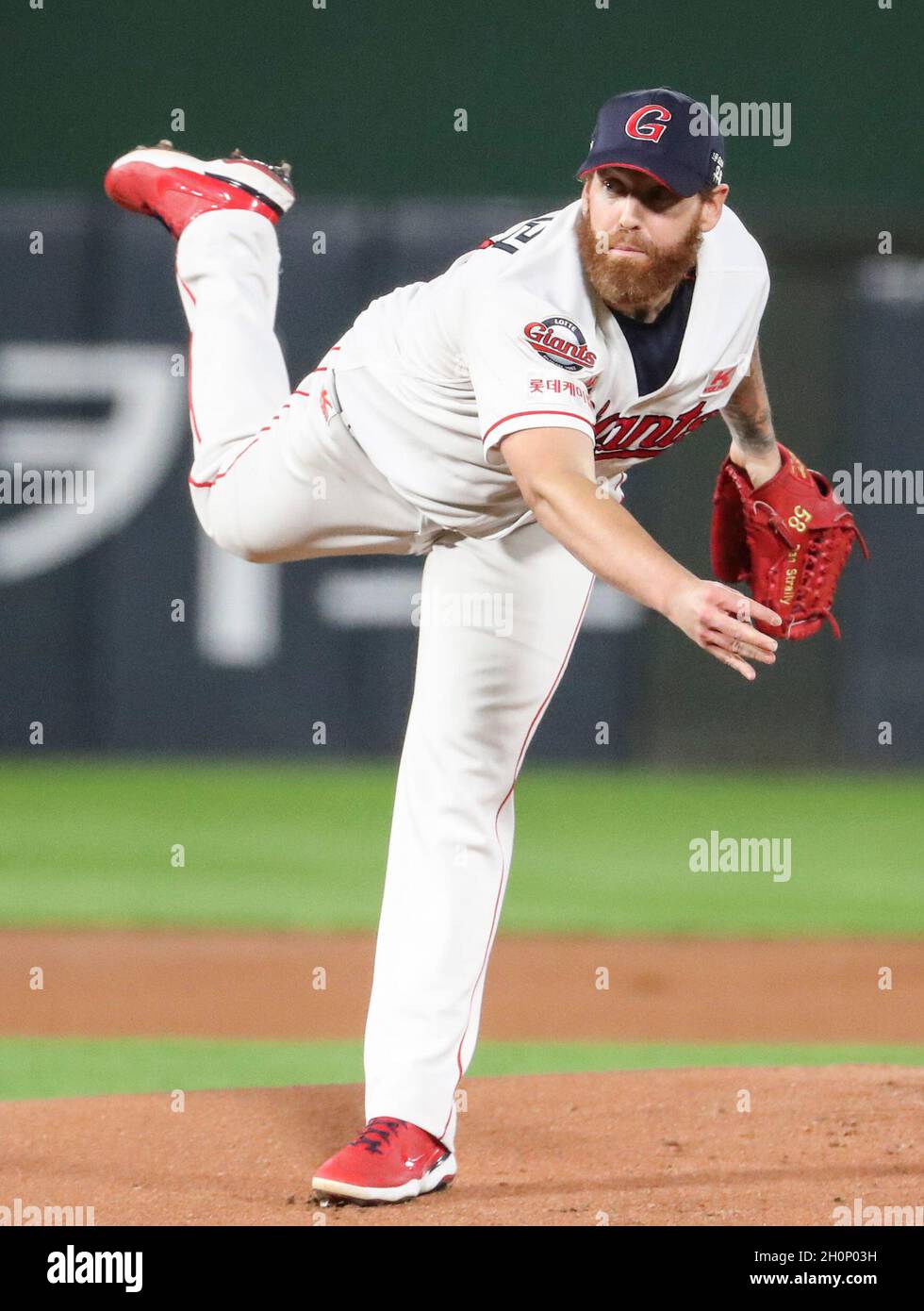 14th Oct, 2021. Lotte Giants' Dan Straily Dan Straily of the Lotte ...