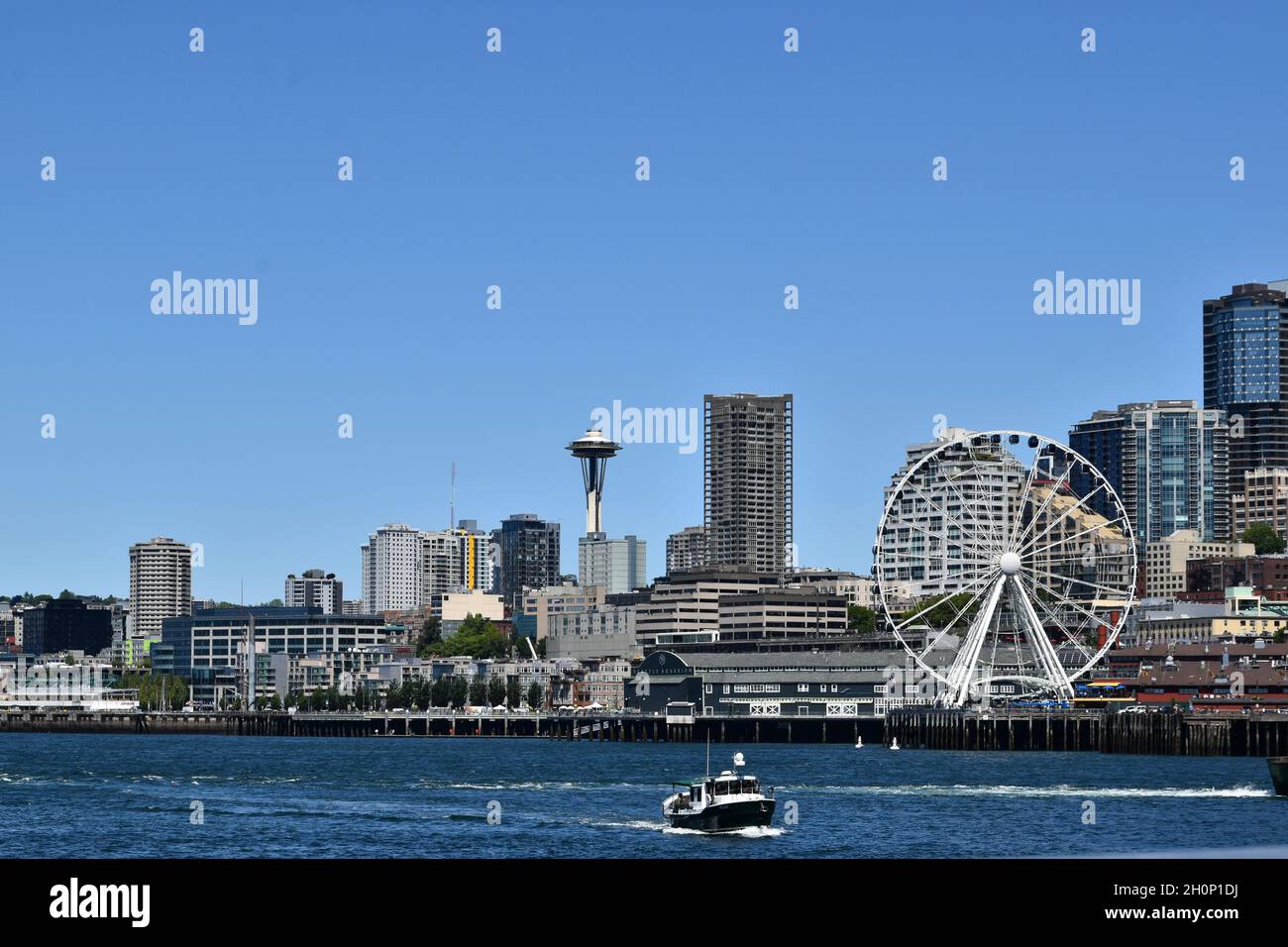 Seattles iconic downtown attraction hi-res stock photography and images ...