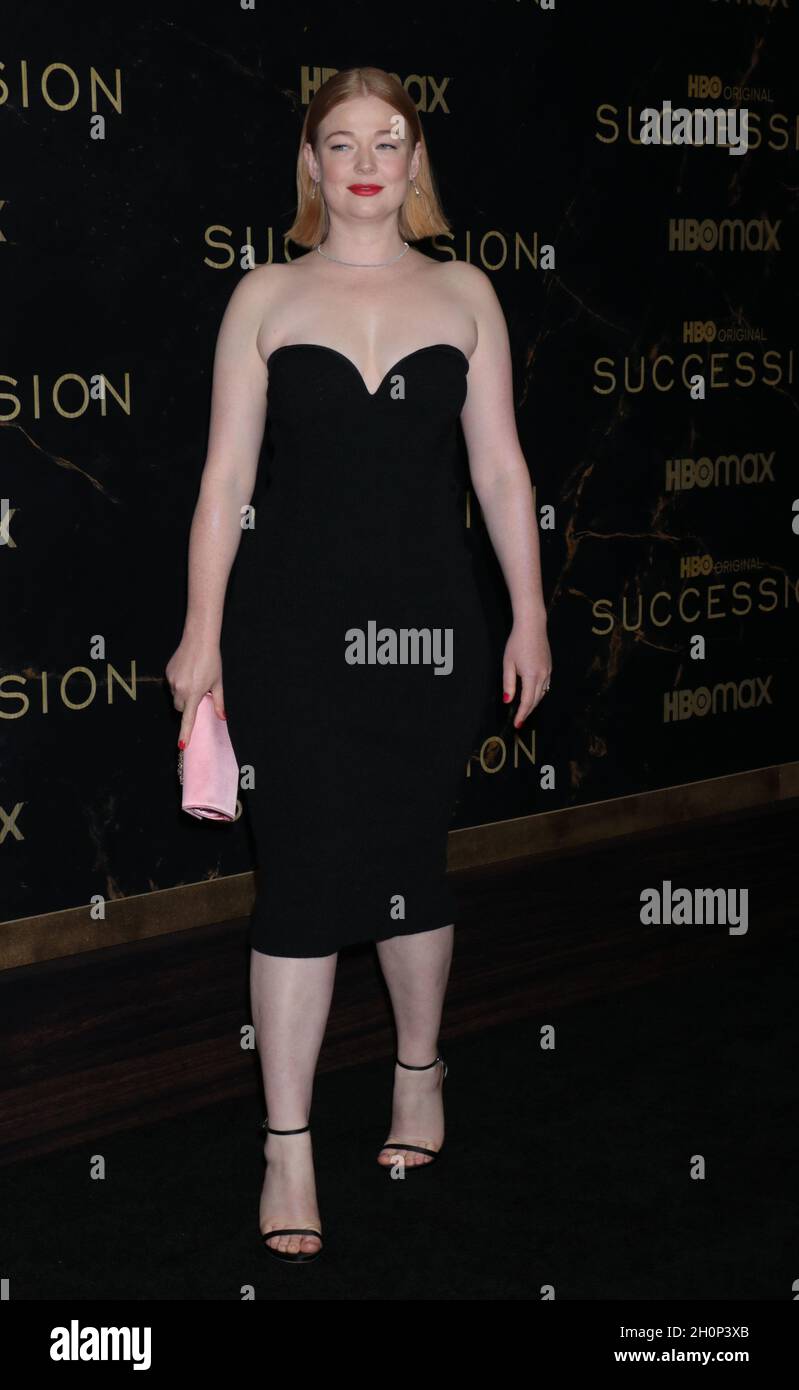 Sarah snook succession hi-res stock photography and images - Alamy