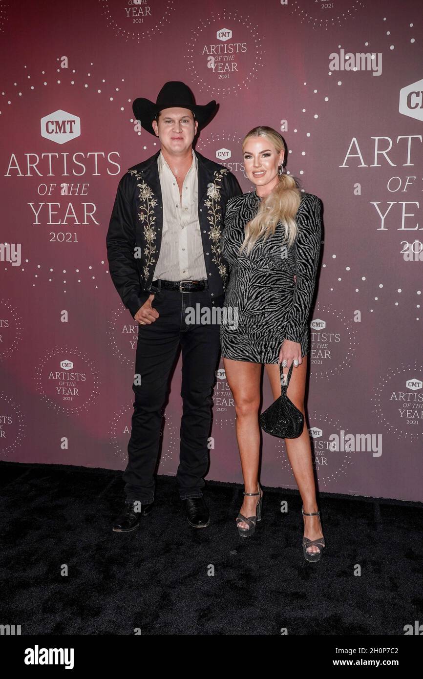 Nashville, USA. 13th Oct, 2021. Jon Pardi, Summer Duncan Pardi attend ...