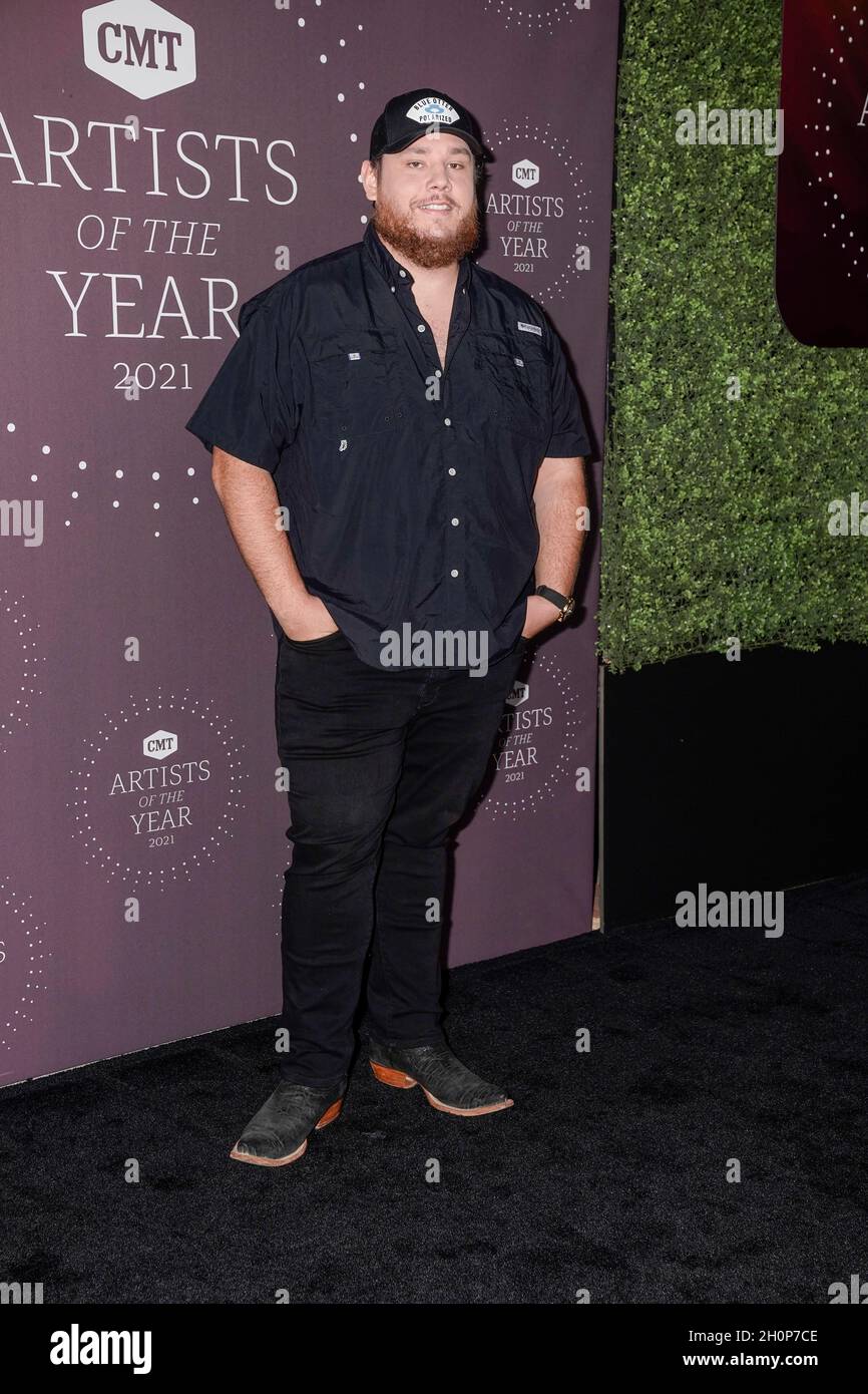 Nashville, USA. 13th Oct, 2021. Luke Combs attends the 2021 CMT Artist ...