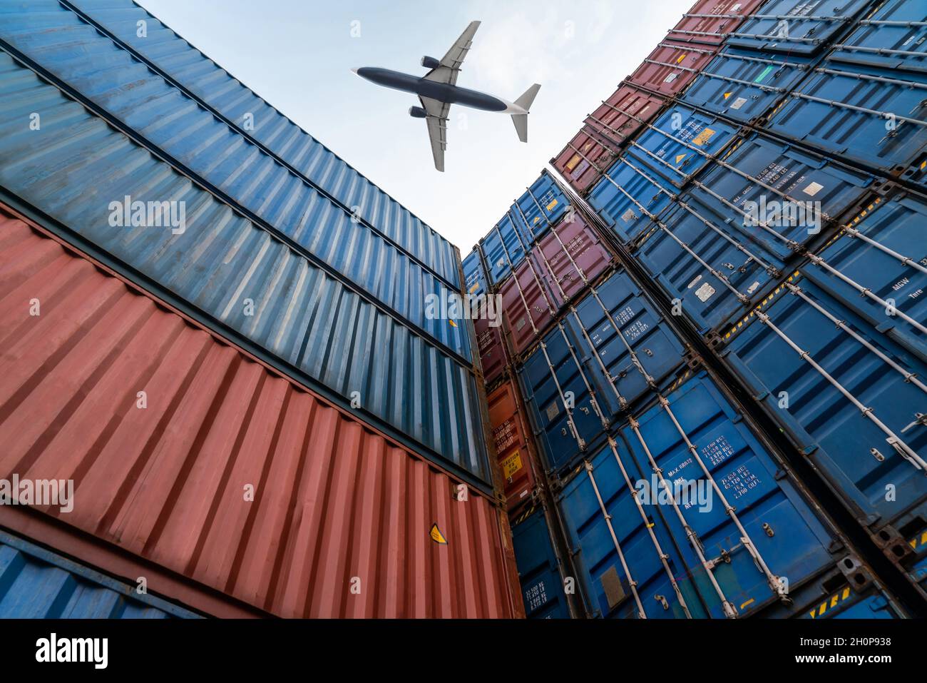 Supply goods airplane hi-res stock photography and images - Alamy