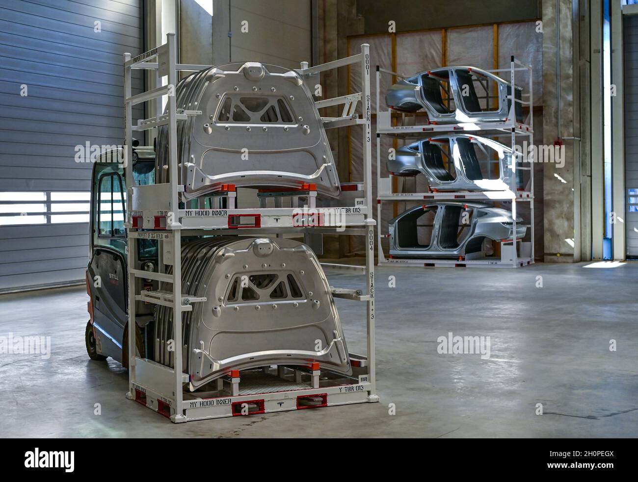 Tesla model y 2021 hi-res stock photography and images - Alamy