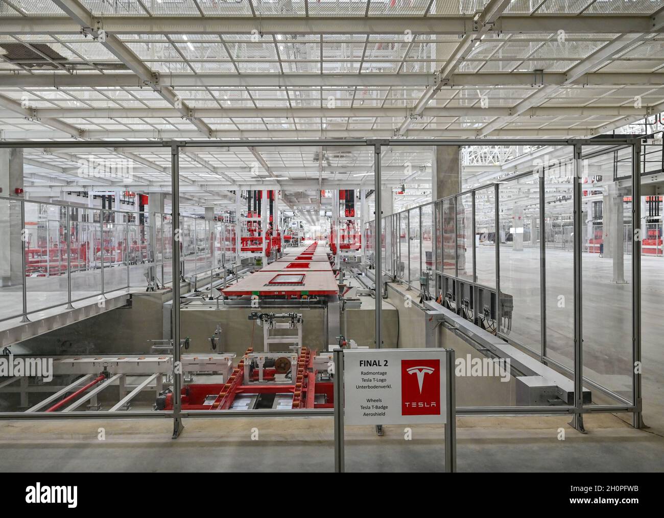 Tesla model y 2021 hi-res stock photography and images - Alamy