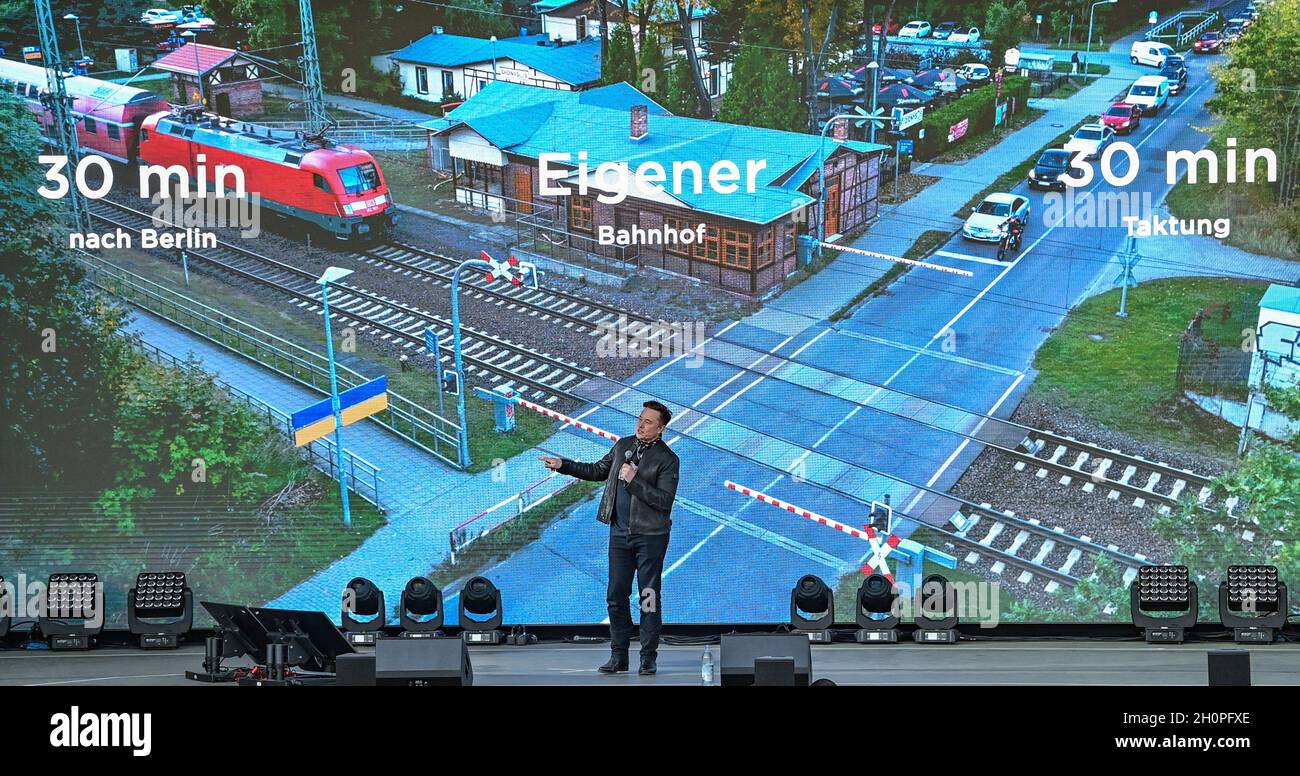 Elon musk tesla on stage hi-res stock photography and images - Alamy