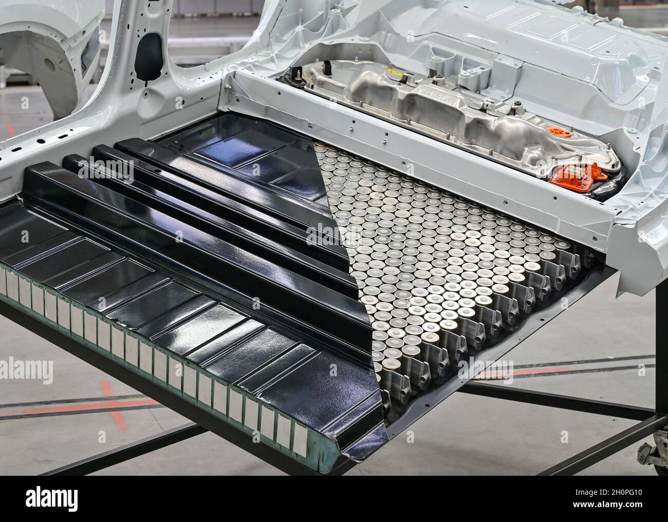 Tesla model y battery hi-res stock photography and images - Alamy