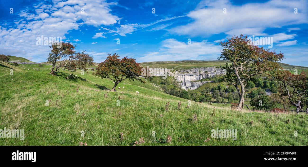 Malham cove panoramas hi-res stock photography and images - Alamy