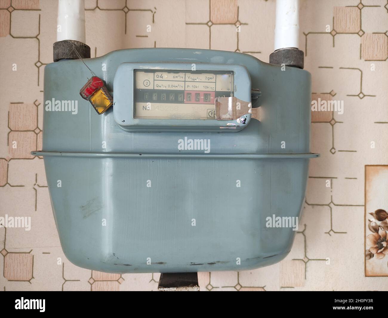 Gas pipe and gas meter in apartment in kitchen Stock Photo - Alamy