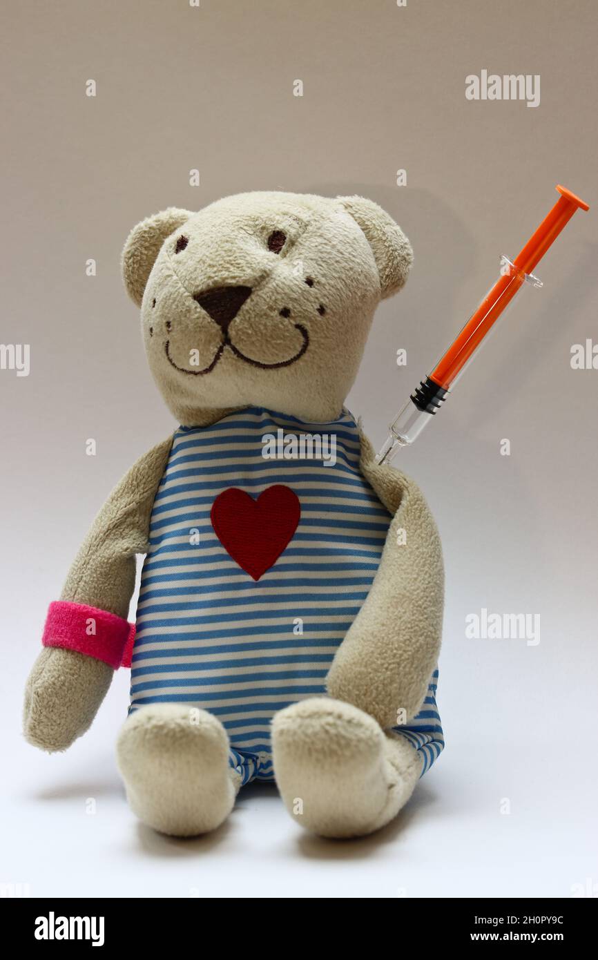 Covid 19 teddy bear hi-res stock photography and images - Alamy