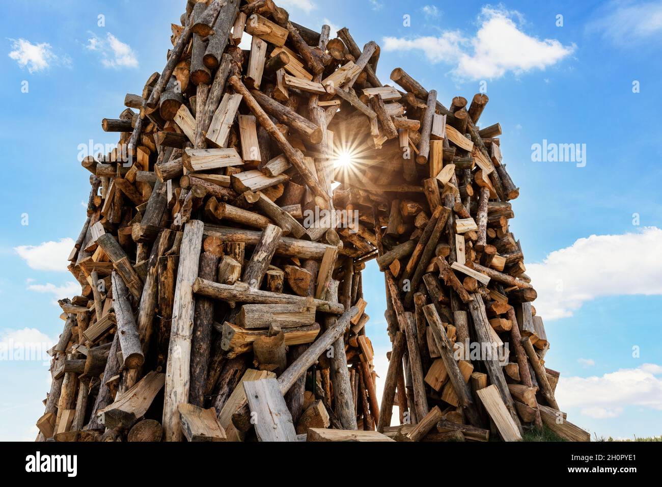 Timber logs square hi-res stock photography and images - Alamy