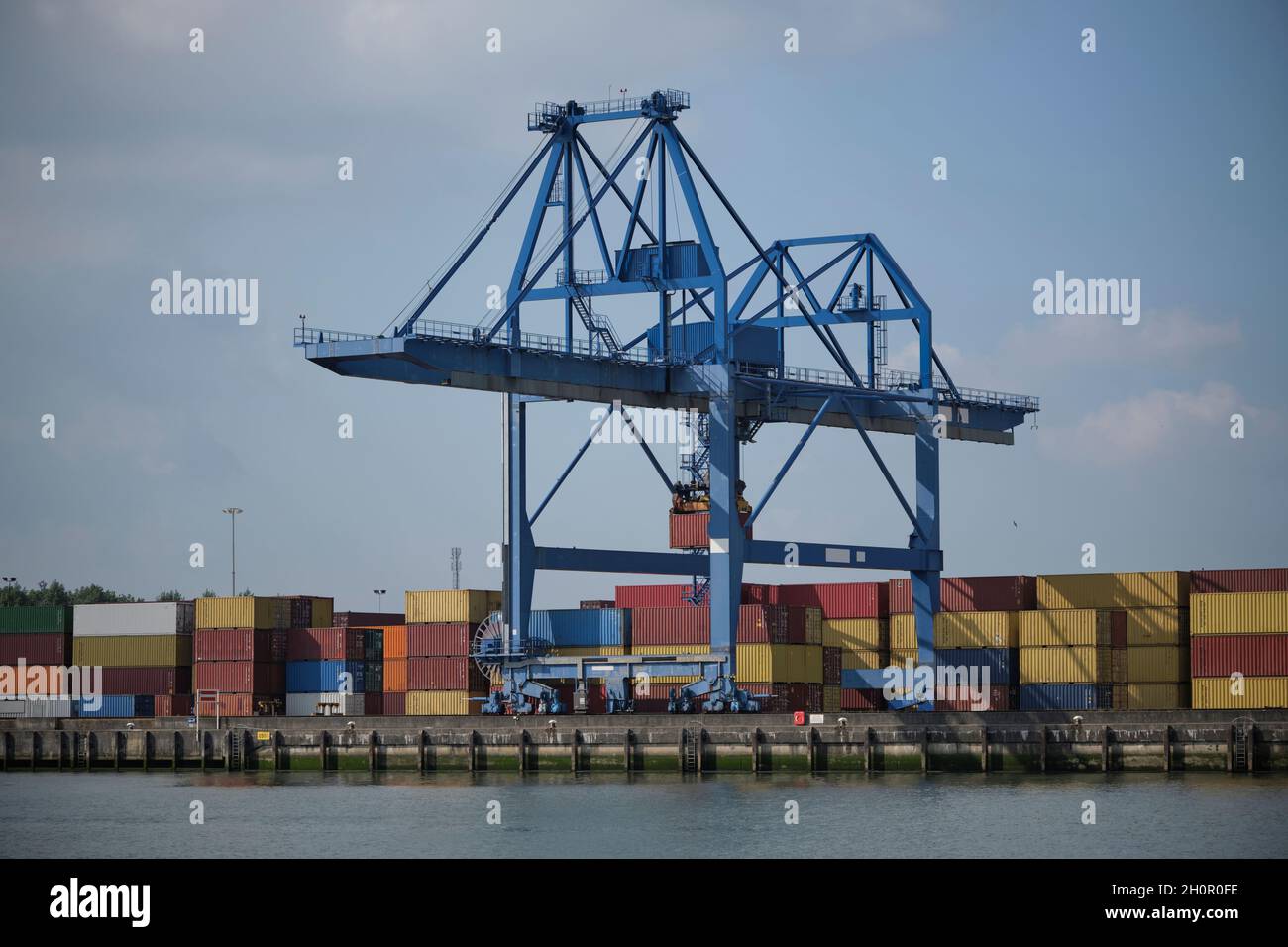 Maasvlakte, port Rotterdam, The Netherlands heavy lift cargo cranes ...