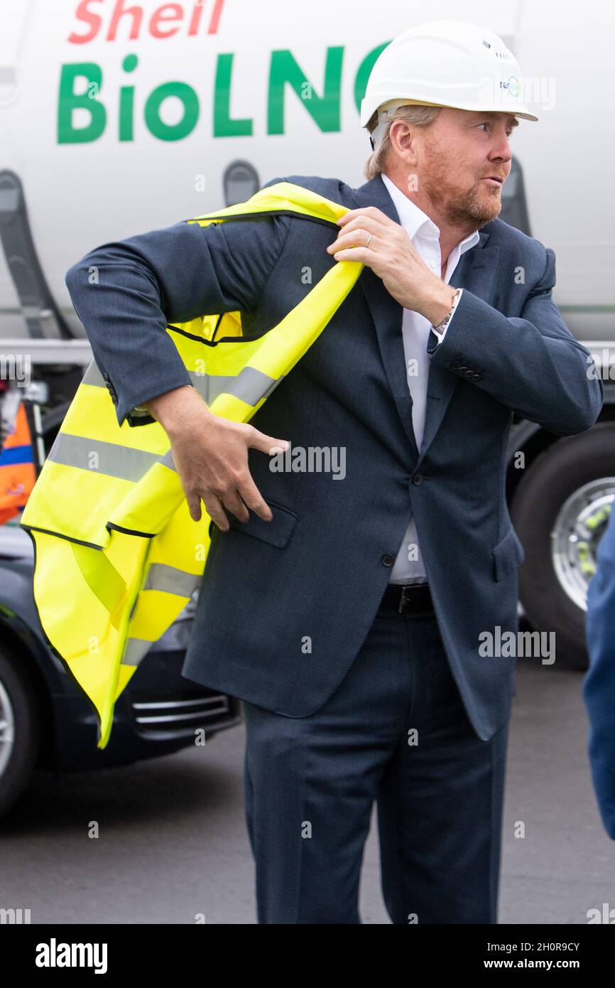 King Willem-Alexander at the opening of the first Dutch bio-LNG ...