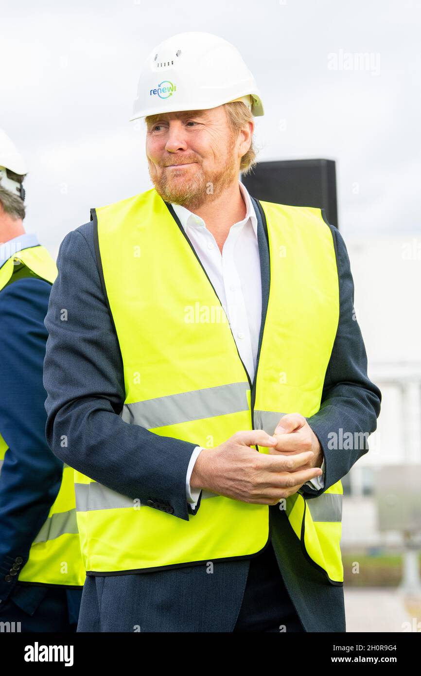 King Willem-Alexander at the opening of the first Dutch bio-LNG ...