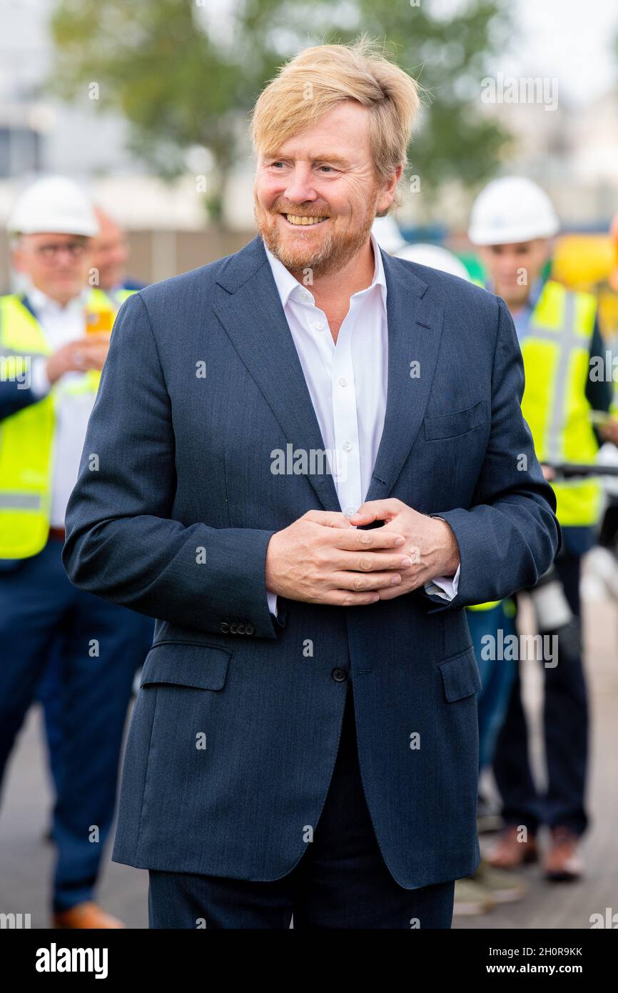 King Willem-Alexander at the opening of the first Dutch bio-LNG ...