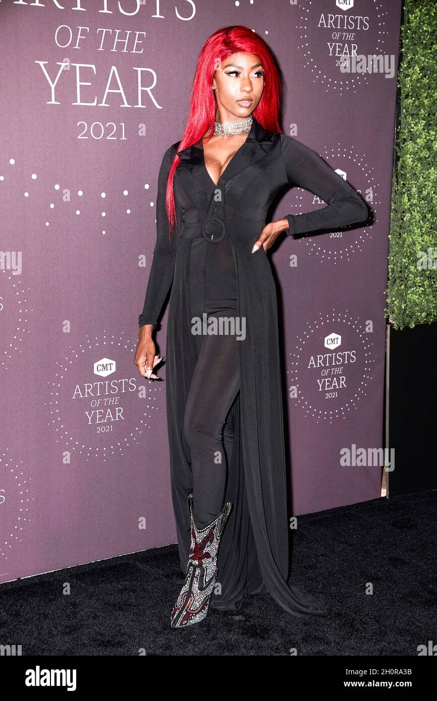 Reyna Roberts attends the 2021 CMT Artist of the Year on October 13 ...