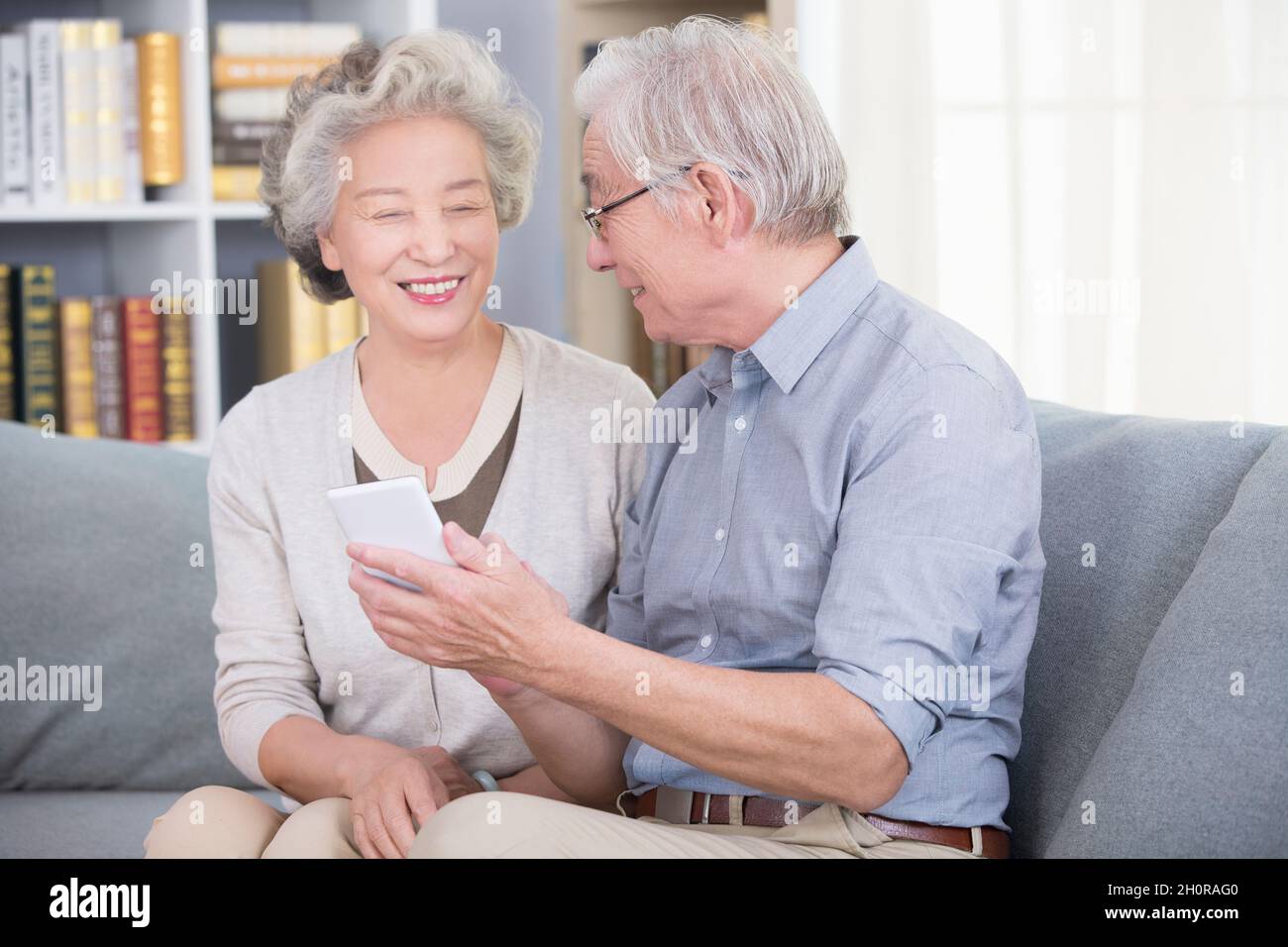 Old chinese phone hi-res stock photography and images - Alamy