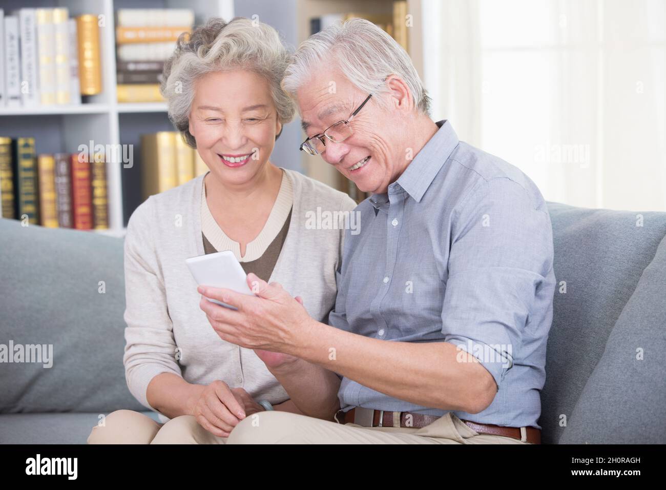 Old chinese phone hi-res stock photography and images - Alamy