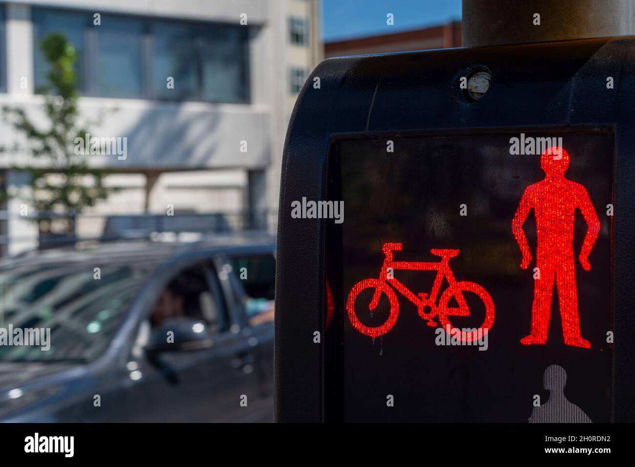 Red figure and cycle on a pedestrian crossing. Do not cross sign Stock ...