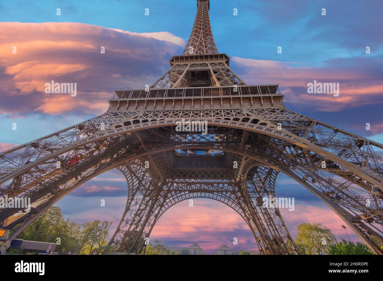 Eiffel tower view from ground hi-res stock photography and images - Alamy