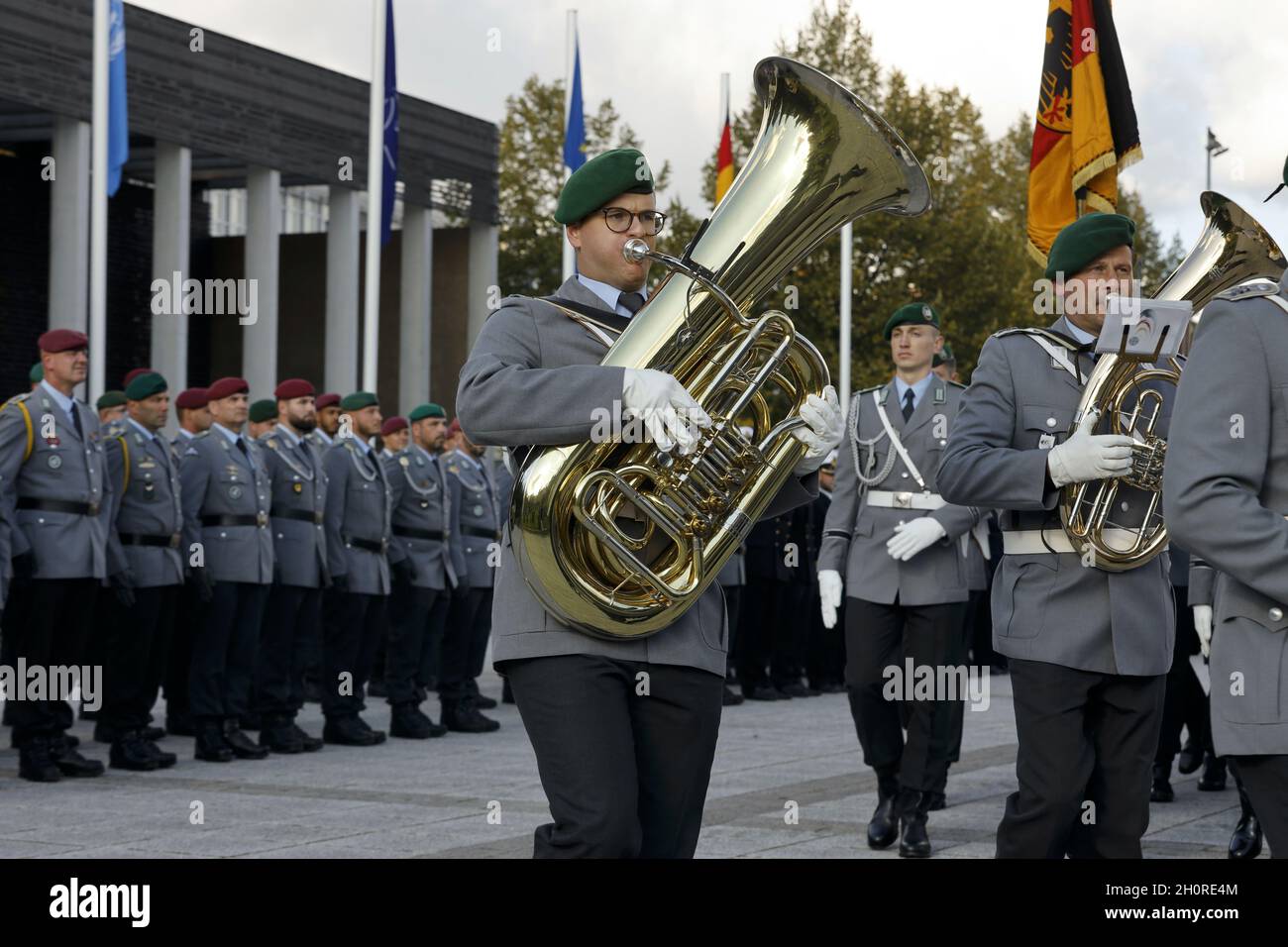 Deployment ceremony hi-res stock photography and images - Alamy