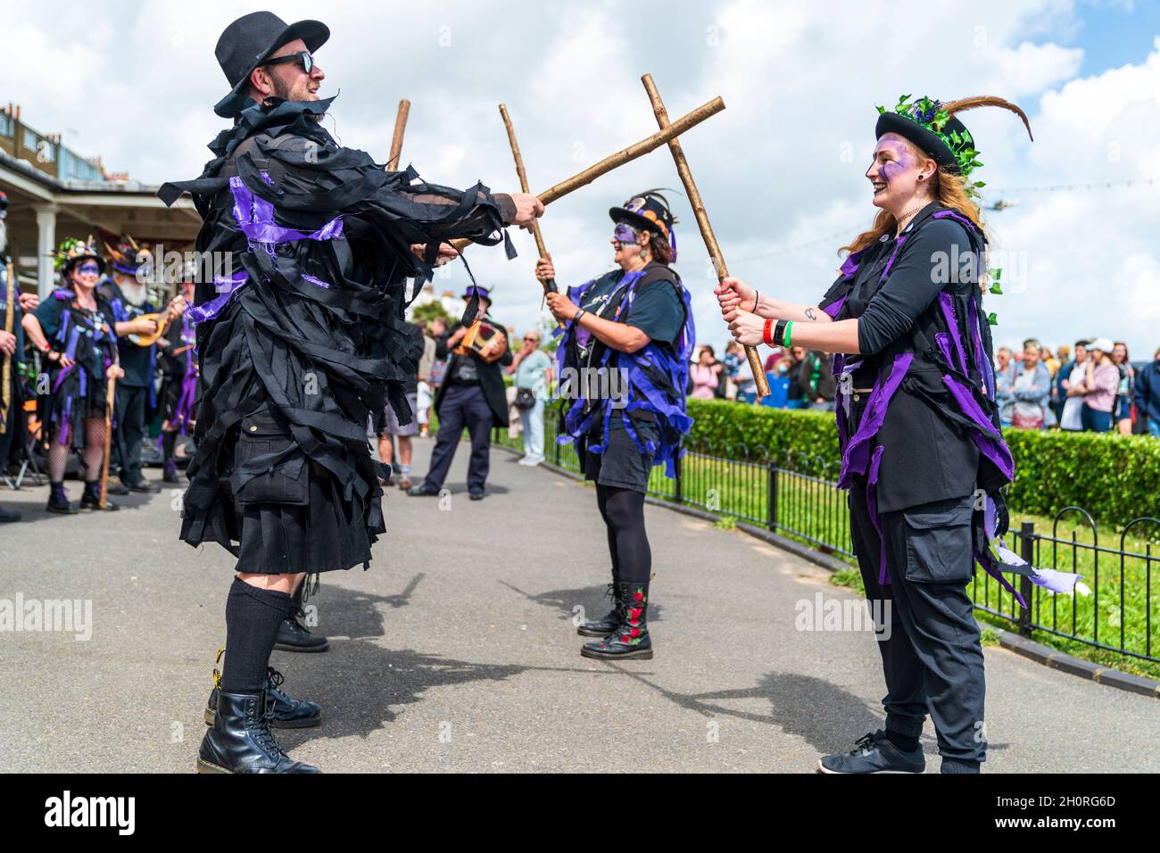 Broadstairs folk week festival face hi-res stock photography and images ...