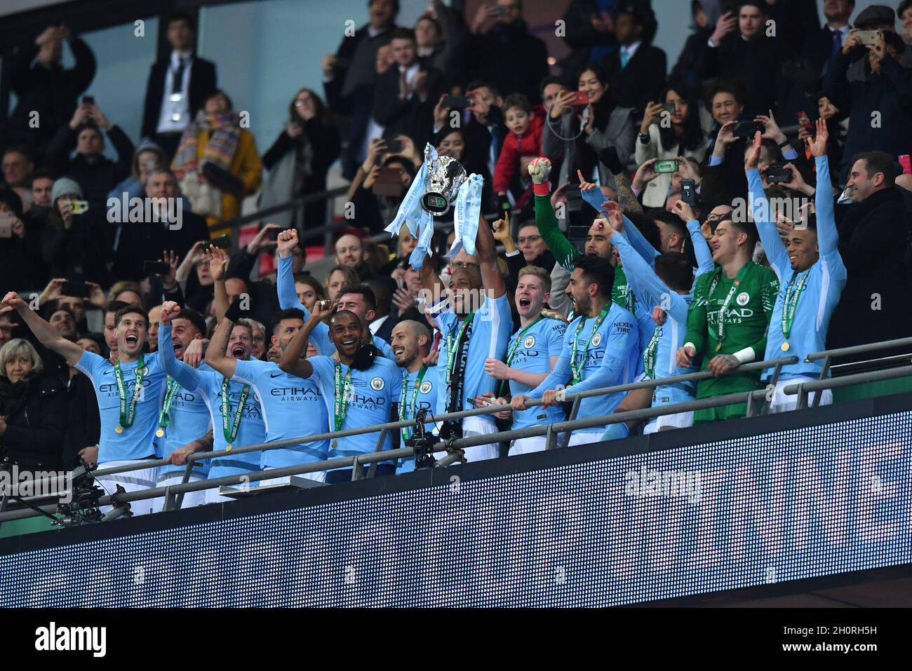 Vincent kompany trophy hi-res stock photography and images - Alamy